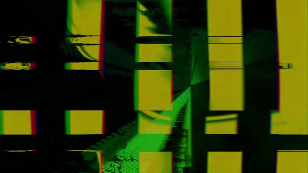Green Screen Glitch Transition - Grainy Screen Error
